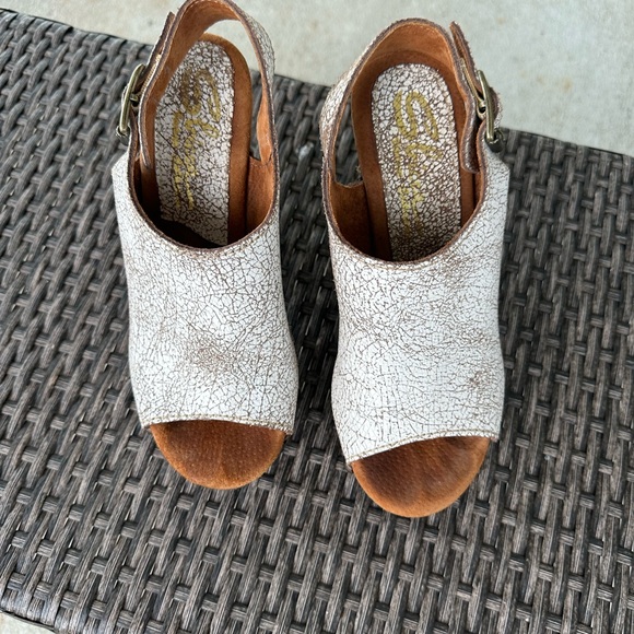 Sbicca | Shoes | Sbicca White And Brown Mules With Chunky Heel | Poshmark